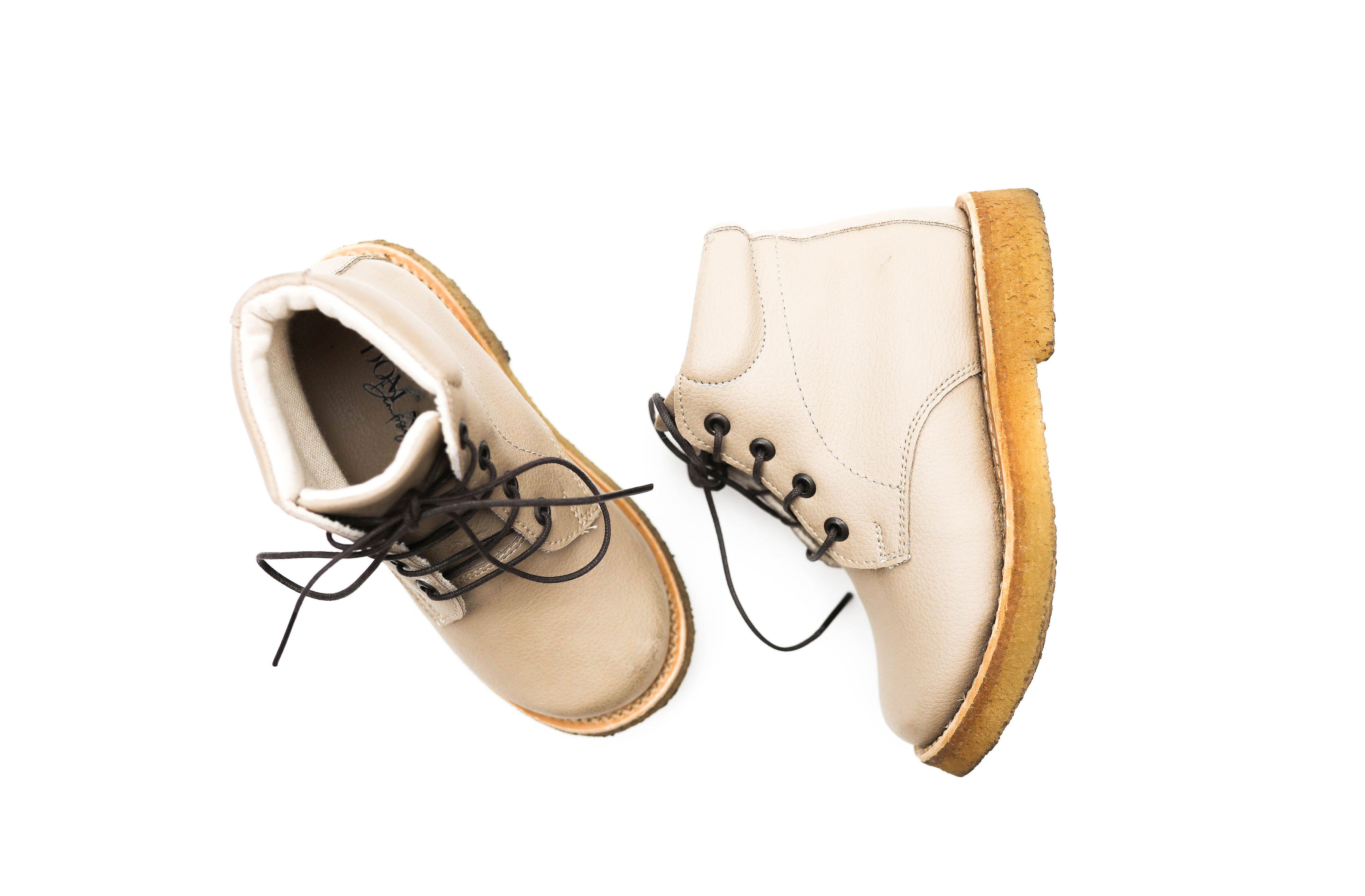 Caring for Cactus Leather: Ensuring Your Child's Boots Last – Dominic & Dempsey